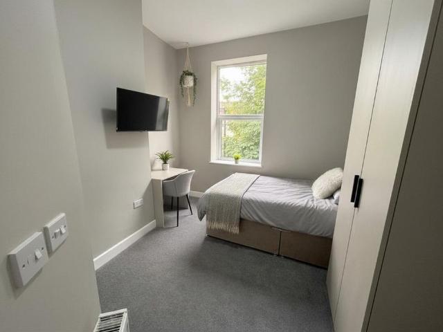 1 bedroom house of multiple occupation to rent