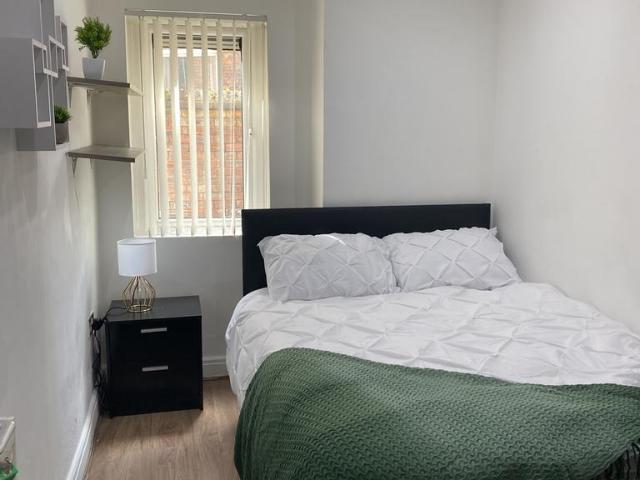 1 bedroom house of multiple occupation to rent