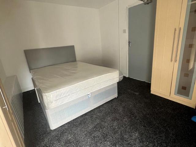 1 bedroom house of multiple occupation to rent
