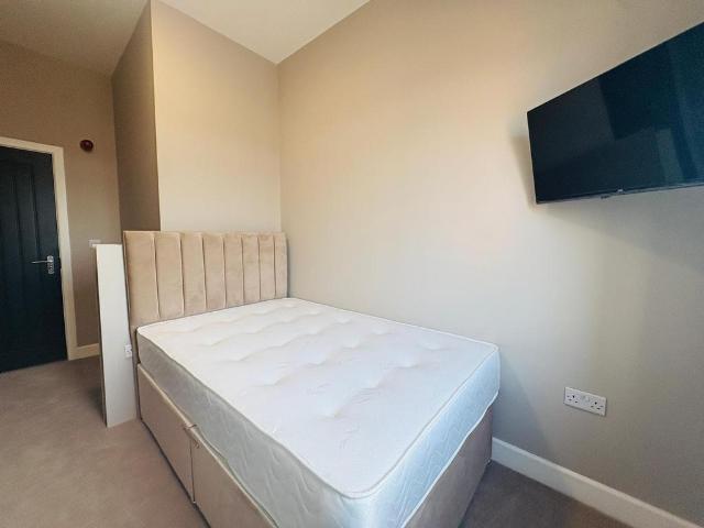 1 bedroom house of multiple occupation to rent