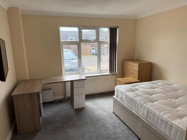 1 bedroom house of multiple occupation to rent