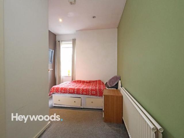 1 bedroom house of multiple occupation to rent