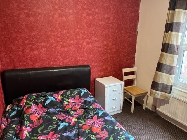 1 bedroom house of multiple occupation to rent