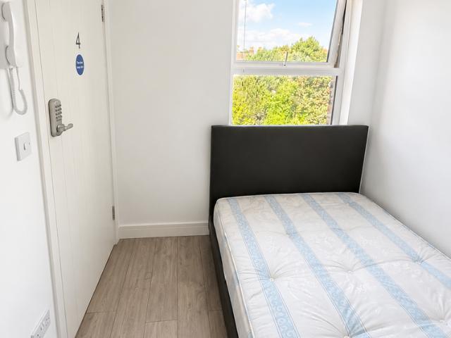 1 bedroom house of multiple occupation to rent