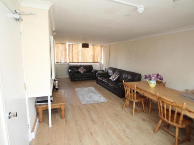 1 bedroom house of multiple occupation to rent