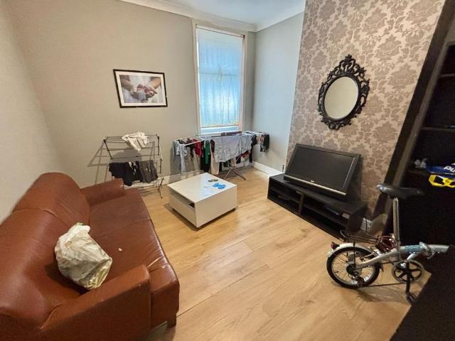 1 bedroom house of multiple occupation to rent