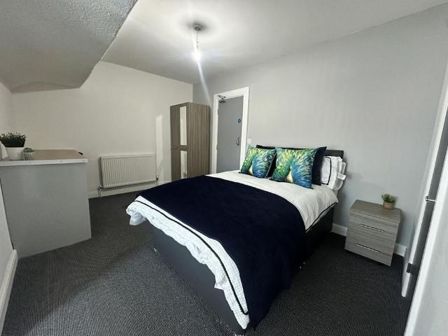 1 bedroom house of multiple occupation to rent