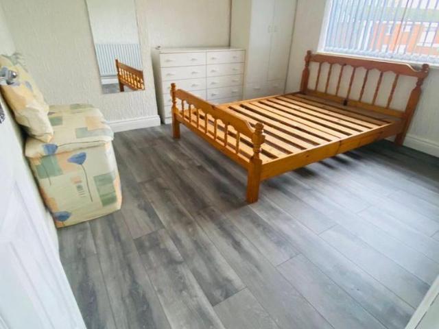1 bedroom house of multiple occupation to rent