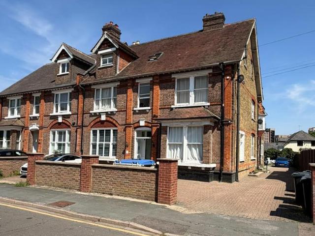 1 bedroom house of multiple occupation to rent