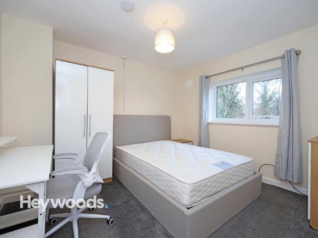 1 bedroom house of multiple occupation to rent