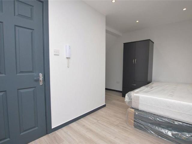 1 bedroom house of multiple occupation to rent