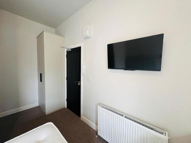 1 bedroom house of multiple occupation to rent