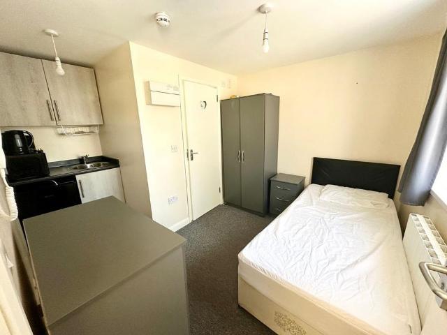 1 bedroom house of multiple occupation to rent