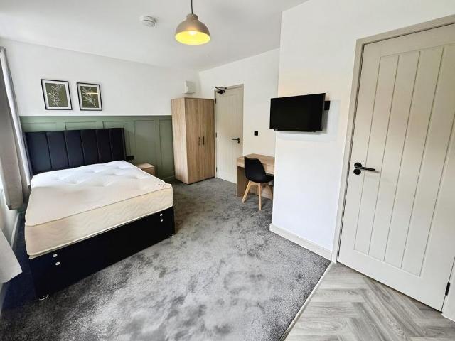 1 bedroom house of multiple occupation to rent