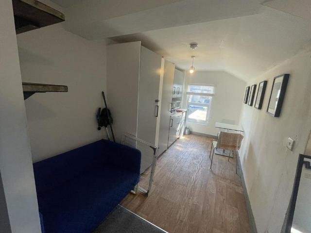 1 bedroom house of multiple occupation to rent