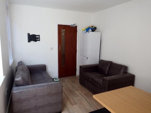 1 bedroom house of multiple occupation to rent