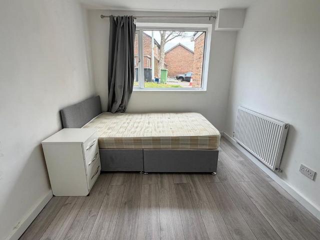 1 bedroom house of multiple occupation to rent