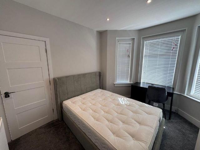 1 bedroom house of multiple occupation to rent