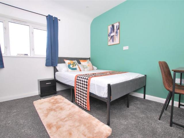 1 bedroom house of multiple occupation to rent