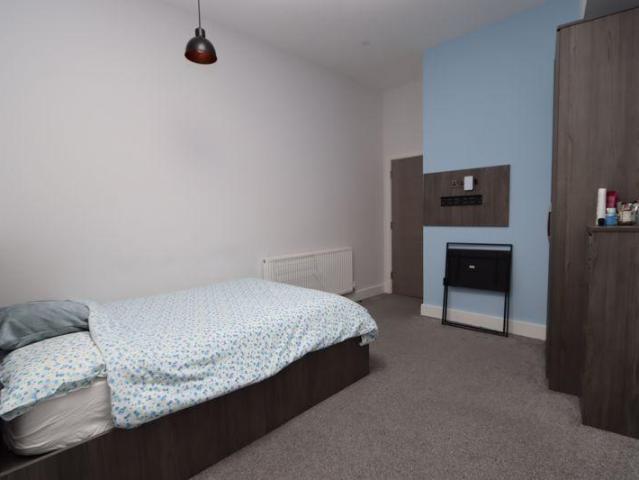 1 bedroom house of multiple occupation to rent