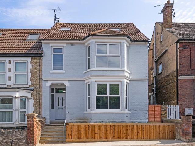 1 bedroom house of multiple occupation to rent