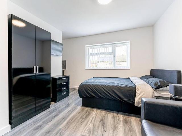 1 bedroom house of multiple occupation to rent