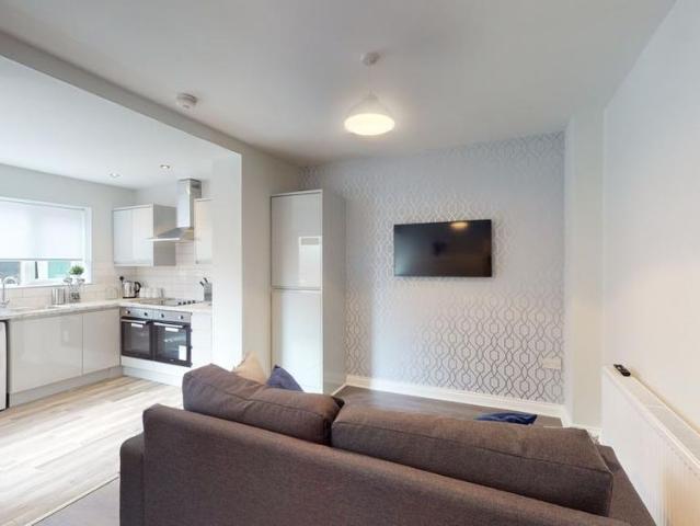 1 bedroom house of multiple occupation to rent