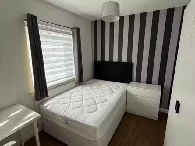 1 bedroom house of multiple occupation for rent in 143 Room 3.