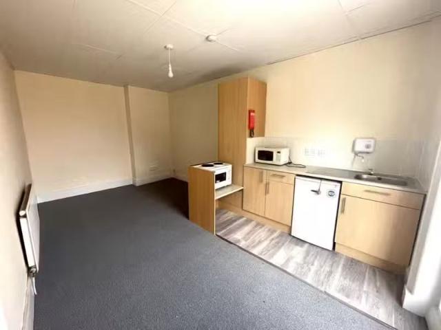 1 bedroom house of multiple occupation for rent in Vernon Hous.