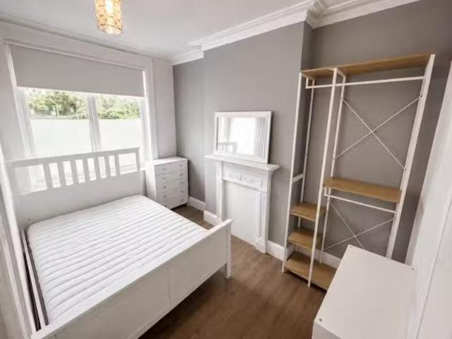 1 bedroom house of multiple occupation for rent in Willowfield.