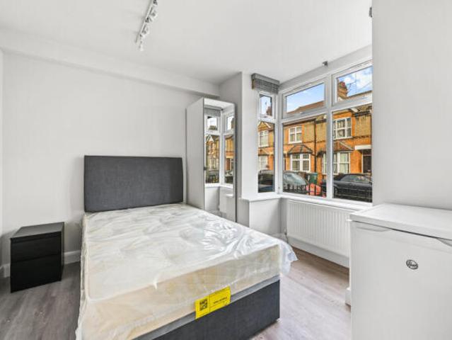 1 bedroom house of multiple occupation for rent in Yarmouth Road, Watford, Hertfordshire, WD24