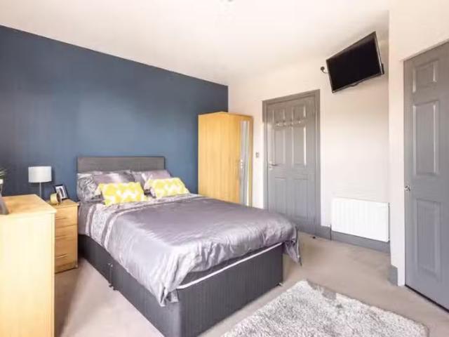 1 bedroom house of multiple occupation for rent in Abbey Stree.