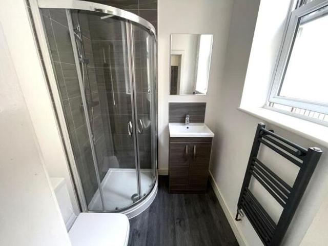 1 bedroom house of multiple occupation for rent in Bills Included ENSUITE Room, Kingsthorpe Grove, Northampton, NN2