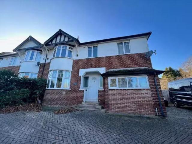 1 bedroom house of multiple occupation for rent in College Roa.