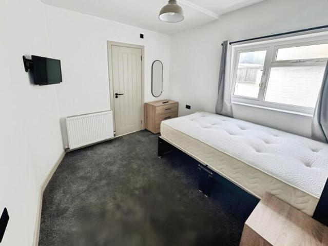 1 bedroom house of multiple occupation for rent in Faringdon Road, Swindon, Wiltshire, SN1 5DJ, SN1