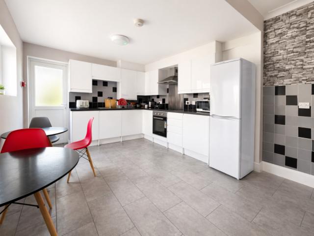 1 bedroom house of multiple occupation for rent in Hagden Lane, Watford, Hertfordshire, WD18 7SH, WD18
