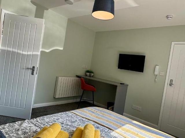 1 bedroom house of multiple occupation for rent in Kingsway, Hayes, Hillingdon, Middlesex, UB3 2TZ, UB3