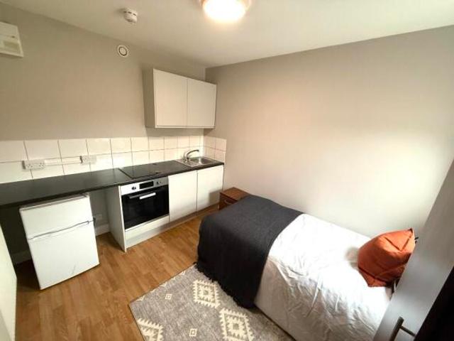 1 bedroom house of multiple occupation for rent in Kirkham Street, London, SE18