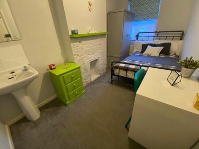1 bedroom house of multiple occupation for rent in Park Street, Luton, Bedfordshire, LU1