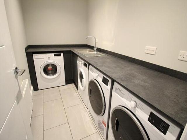 1 bedroom house of multiple occupation for rent in Room 4, 11 Woodland Road, Chelmsford, Essex, CM1
