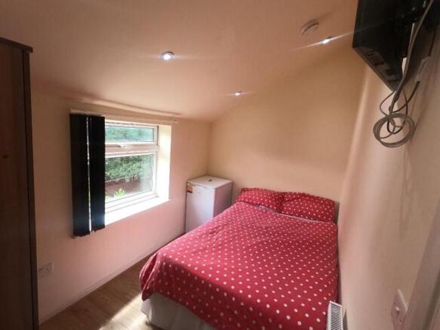 1 bedroom house of multiple occupation for rent in St. Pauls Avenue, London, NW2