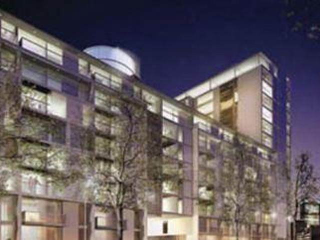 1 Bedroom House London England 96324361