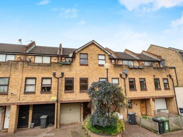 1 Bedroom House London Greater London LS102023813