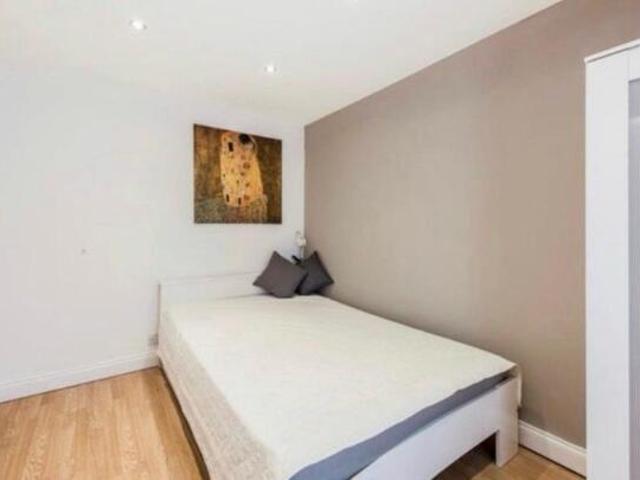 1 Bedroom House London London 101874756