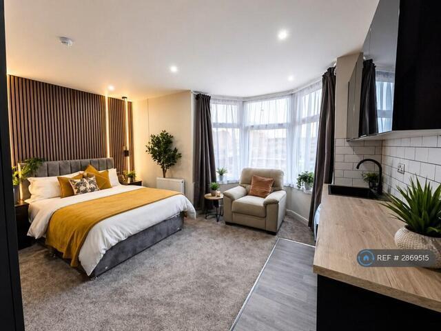 1 Bedroom House Leicester Leicestershire 102047726