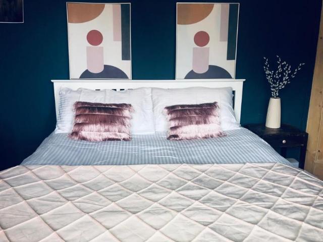 1 Bedroom House Newmarket Newmarket 100452208