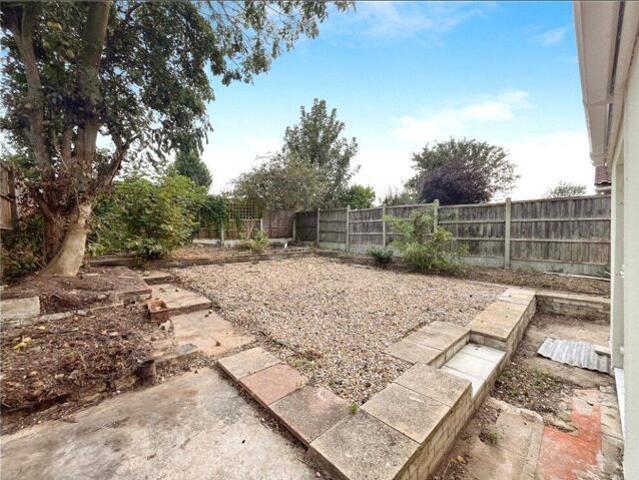 1 Bedroom House Southend Essex LS99336909