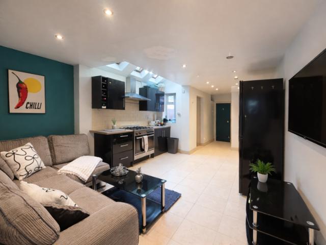 1 Bedroom House Selly Oak West Midlands LS102845832