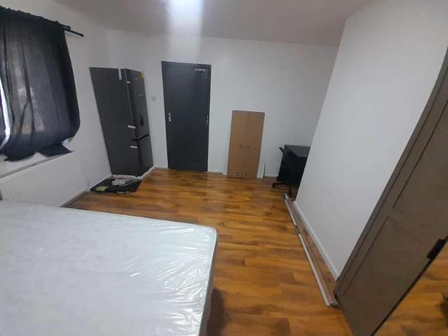 1 Bedroom House Share