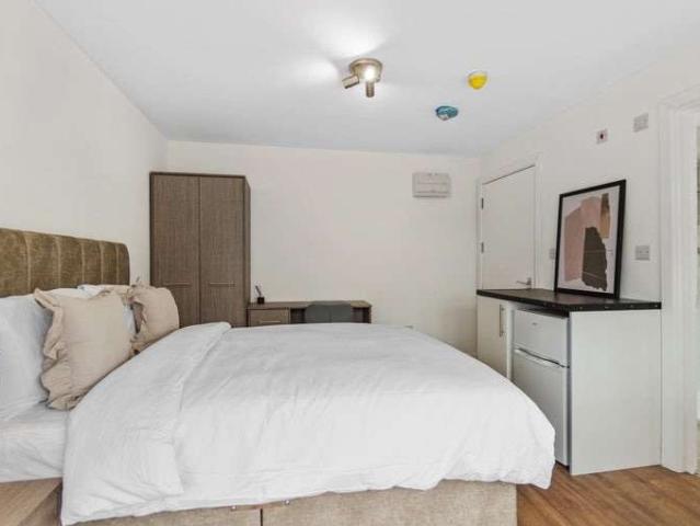 1 Bedroom House Share
